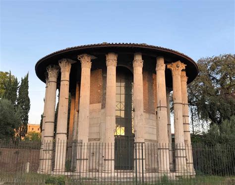 Temple Of Hercules Victor The Oldest Building In Rome Lions In The