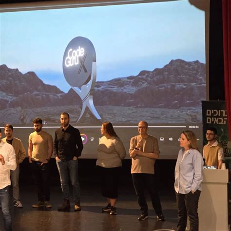 תלמידי תיכון חדש תל אביב העפילו לגמר תחרות הסייבר הארצית קודגורו אקסטרים בגוגל יהלי חזן מכיתה