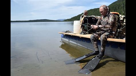 Photos Russia Releases Photos Of Shirtless Putin Swimming Fishing On