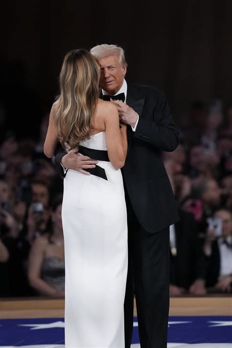 Best Dressed First Lady Melania Trump Stuns In A Gorgeous Dress At