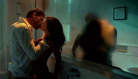 Reasons Why You Must Try Having Sex In Front Of A Mirror
