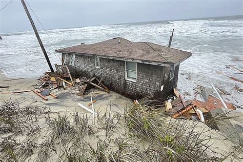 Another North Carolina House Collapses Into The Ocean