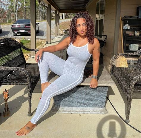 Babe Battle Hoopz Vs Keri Hilson Which Woman Is Finer Sports Hip