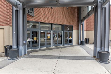 3340 Mall Loop Dr Joliet Il 60431 Louis Joliet Loopnet
