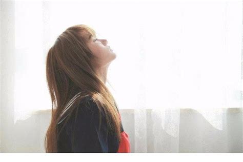 美女美图：大学校花清纯校服自拍图集