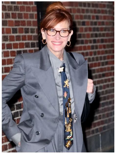 57 Year Old Julia Roberts Recreated Her Look From When She Was 35 Its