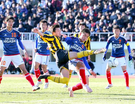 【高校サッカー】連覇狙う前橋育英、2発で快勝も山田監督「全然ダメ」 スポーツ報知