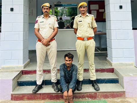 Accused Arrested For Stealing Battery बैटरी चोरी करने के मामले में