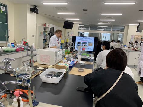 化学実験教室「応用編」を開催しました！ お知らせ・トピックス 岡山理科大学