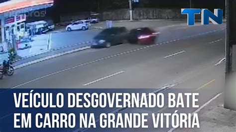 Veículo desgovernado bate em carro estacionado Vídeo Dailymotion
