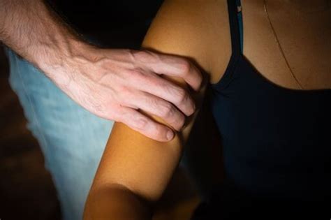 Lei Que Protege Mulheres De Violência Em Bares E Shows é Sancionada