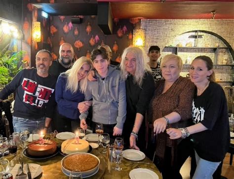 Αννίτα Πάνια Το πάρτι για τα 53α γενέθλια της Στο πλευρό της ο Νίκος
