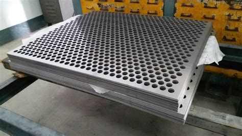 เหล็กแผ่นเจาะรู