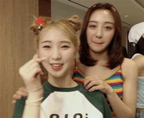 Pin By 🫶 On Loona Duos Moonage Daydream Twin Flame Adorable