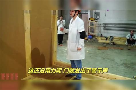 老外挑战升级版幸运门全程爆笑不停看完不笑算我输 全程 幸运 老外