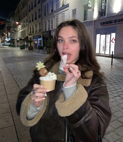 Pin De Em Celebritis Aleat Ria