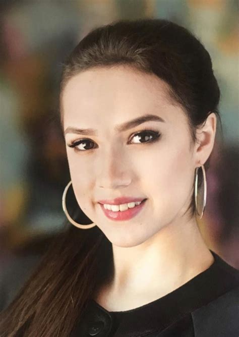 Алина загитова лицо крупным планом