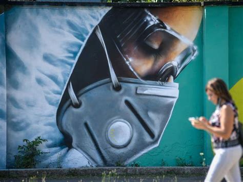 Coronavirus in Lombardia risalgono i positivi Milano città a i morti Corriere it