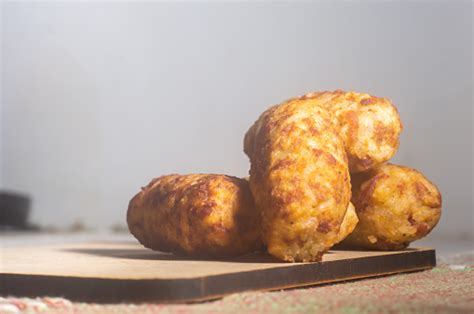 밥 당근 양파 마늘 셀러리 줄기 브라질 떡 복사 공간 및 천연 안비엔테로 만든 쌀 패티 또는 튀김 건강한 생활방식에 대한 스톡 사진 및 기타 이미지 Istock