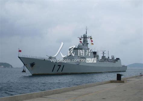 中国海军首批护航编队圆满完成任务返回三亚 人民图片网