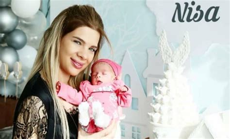 Sihirli Annem in Tuğçe si Damla Ersubaşı kızının yüzünü ilk kez