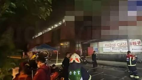 3屁孩嬉鬧「殺蟲劑噴打火機」 釀火警竄出濃煙、家樂福停業兩天損失難估計 太報 Line Today
