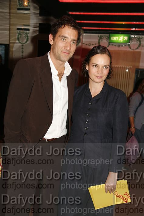 Clive Owen And Wife