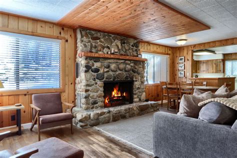 Pine Cabin 9s Rental Cabin The Redwoods In Yosemite The Redwoods