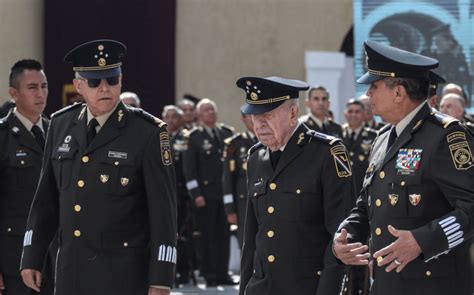 Salvador Cienfuegos Reaparece En Aniversario Del Colegio Militar En
