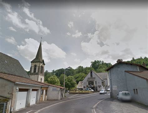 Près de Clermont Ferrand Pourquoi ce village vacances est il vendu par