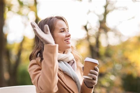 Premium Photo Season Hot Drinks And People Concept Beautiful Happy