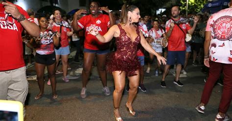 Viviane Araujo está na fase final dos preparativos para o desfile na