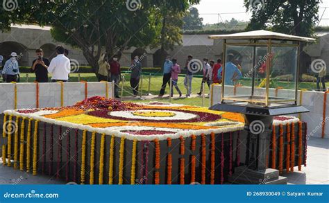 Rajghat New Delhi Memorial At Mahatma Gandhis Body Cremation Place