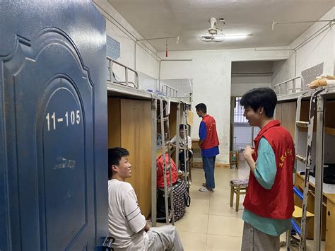搬迁进行时——信息工程学院开展党团组织进公寓活动 宜春职业技术学院