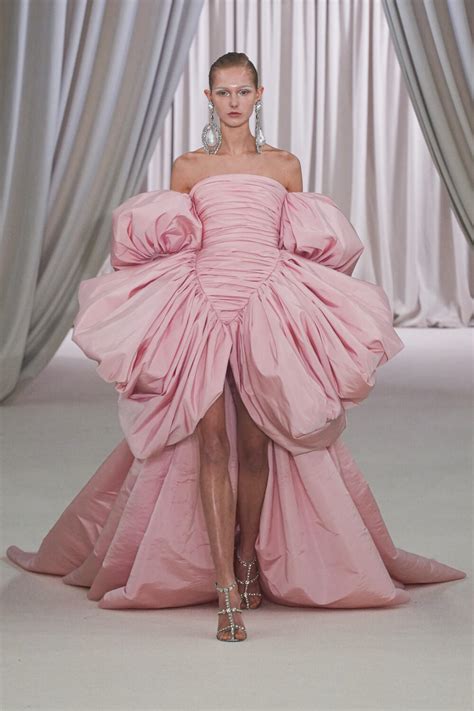 Sfilate Giambattista Valli Primavera Estate 2023 Haute Couture Moda