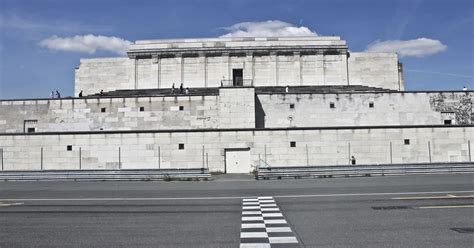 Cómo Se Reciclan Y Envejecen Los Edificios Nazis De Núremberg La Ciudad Favorita De Adolf