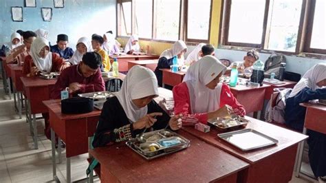 Program Makan Bergizi Gratis Di SMPN 4 Tanjungpinang Kepri Regas Tak