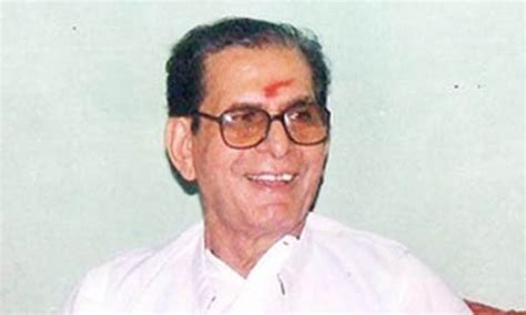 मुख्यमंत्री बघेल ने पंडित श्यामाचरण शुक्ल की पुण्यतिथि पर उन्हें किया