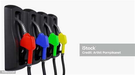 다채로운 휘발유 펌프 충전 노즐 연료 펌프 주유소의 3d 렌더링은 고립된 흰색 배경에 있습니다 0명에 대한 스톡 사진 및 기타 이미지 Istock