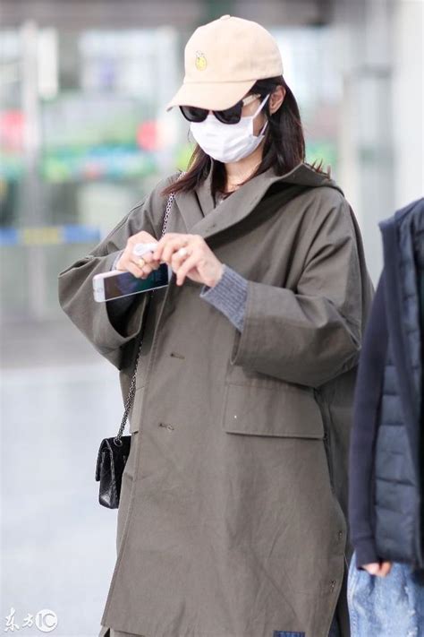 「彈指門」後又開工，白百合全副武裝低調現身首都機場！ 每日頭條