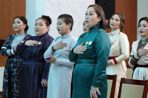 Монгол хүний ёс зүй уламжлалыг таниулахад нь төр туслах ёстой Newswall