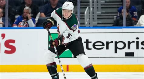 Oilers Sign Defenceman Travis Dermott To Pto