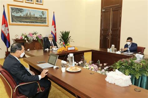 ឯកឧត្តមអគ្គបណ្ឌិតសភាចារ្យ អូន ព័ន្ធមុនីរ័ត្ន ឧបនាយករដ្ឋមន្រ្តី រដ្ឋមន្រ្តីក្រសួងសេដ្ឋកិច្ច និង