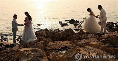 일주일 간격 두 번 결혼 시도한 중국 공무원양다리 들통나 해고까지