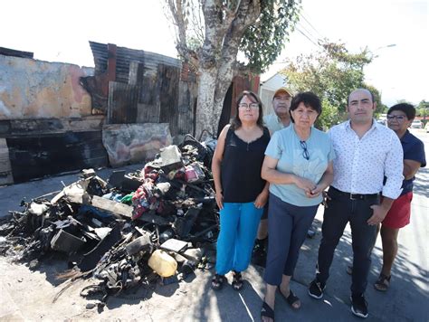 Vecinos De Barrio 25 De Febrero Piden Que Se Retiren Escombros De Incendio