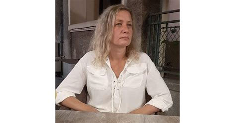 Полицията в Пловдив издирва 48 годишна карловка