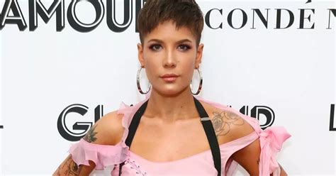 Halsey Apologises For Sharing Eating Disorder Post Without Sufficient