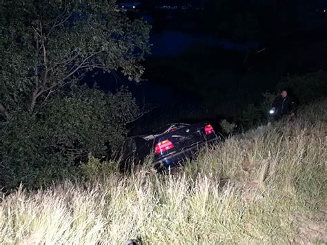 FOTO Două tinere au murit înecate după ce au plonjat cu mașina într un lac