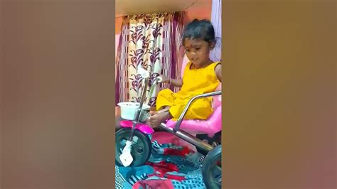 बच्चों को खुश रखने के लिए एक पिता अपने सभी दुखों को भुलाकर जीवन की हर