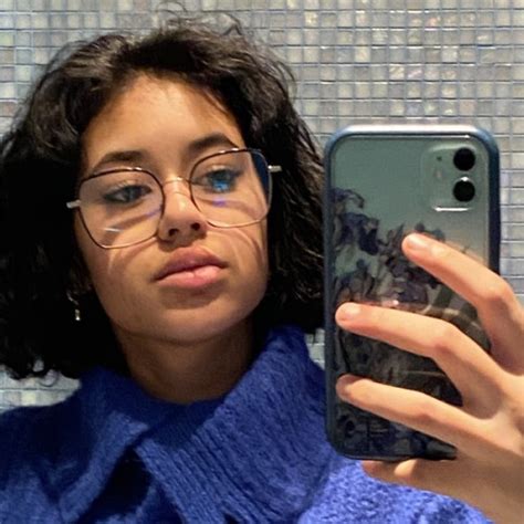 Maïna Chens Sur Léman Haute Savoie Salut Moi Cest Maïna Je